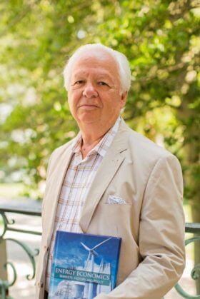 Management and Leadership Faculty and Staff | Leon Hess Business School ...